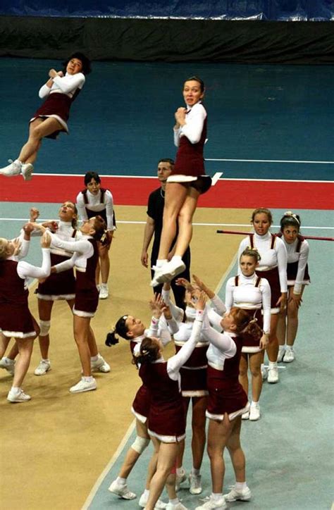 Of The Best Cheerleading Fails That Make People Laugh Til They Cry Viralnova