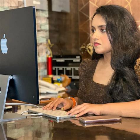 Elora Mitra Elora Mitra 31 • Instagram Photos And Videos