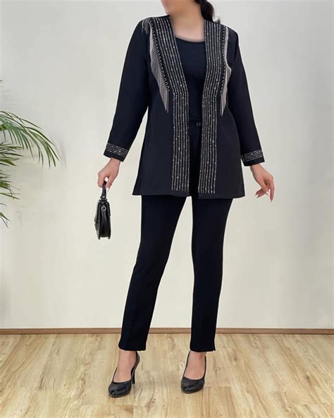 ۲۷ مدل کت و شلوار زنانه مشکی که برای هر موقعیتی مناسب و جذابند چی بپوشم