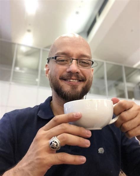 Get Your Shawtout From Jovit Moya