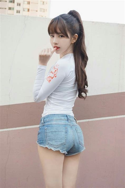 Pin By Kan Niyombandith On Creative Asian Girl Cute Asian Girls Girl Fashion