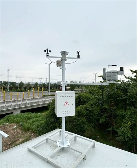 Fully Automatic Tracking Solar Radiation Sensor