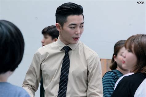 ボード한국のピン キムジェウク キム