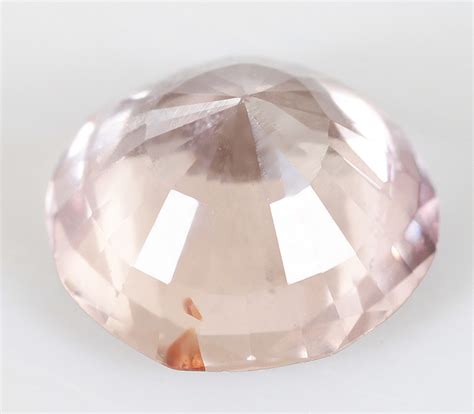 Розово оранжевый сапфир высокой чистоты 1 62 карата купить в интернет магазине Серебряные линии