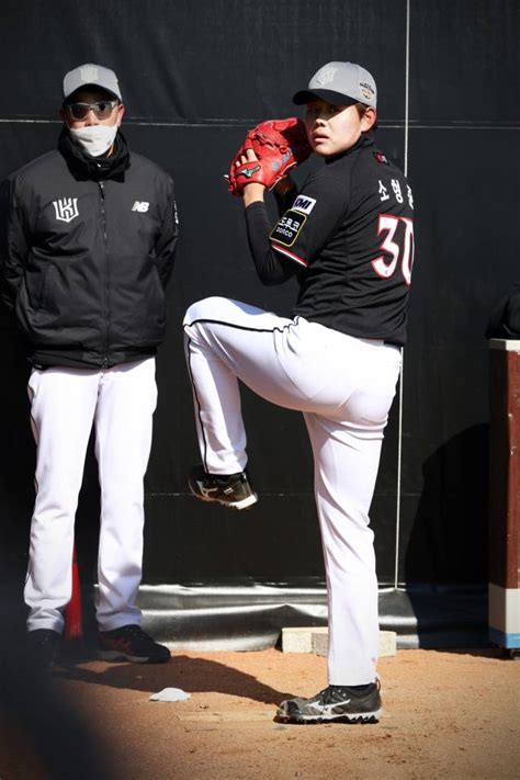 잠재력 있는 선수들 기대된다1·2라운더 신인 보기 위해 비행기 탄 투수 코치 대만족