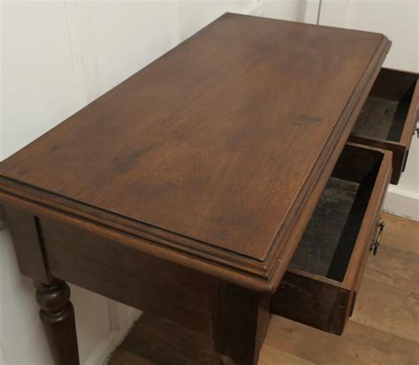 Attractive Victorian Writing Or Side Table This Is A Very Attractive