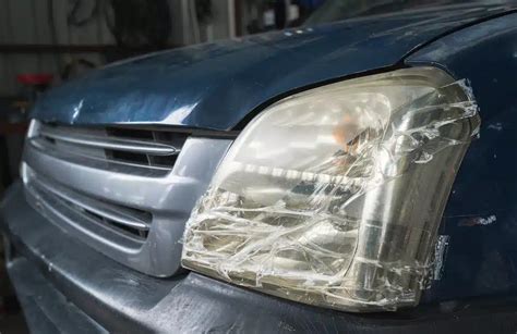 معرفی بهترین چسب ها برای طلق چراغ ماشین راهنمای انتخاب اخبار خودرو