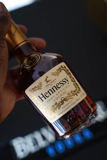 Makeththeman Antonwelcome Moethennessyspirits Hennessy Maketh The Man Mens Lifestyle