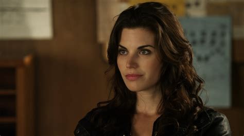 Meghan Ory Photo Gallery High Quality Pics Of Meghan Ory Theplace