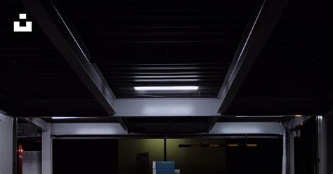 빈 실내 주차장 사진 Unsplash의 무료 마루 이미지