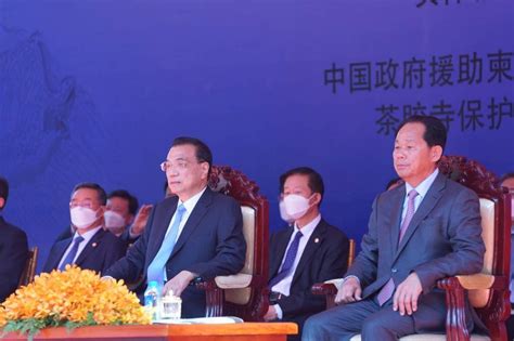 នាយករដ្ឋមន្ត្រីចិន អញ្ជើញទៅទស្សនាប្រាសាទបាយ័ន និងប្រាសាទអង្គរវត្ត