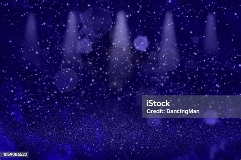 블루 아름 다운 밝은 반짝이 Defocused 조명 무대 조명 Bokeh 추상 배경 스파크 비행 축제 이랑 질감 콘텐츠에 대 한 빈 공간을 0명에 대한 스톡 사진 및 기타