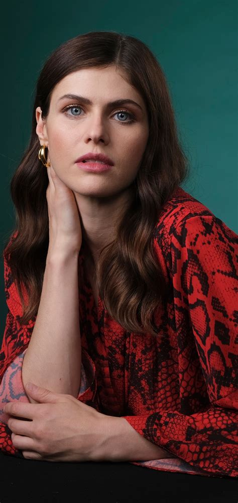 Celebrity Alexandra Daddario Actress Brunette Lipstick American