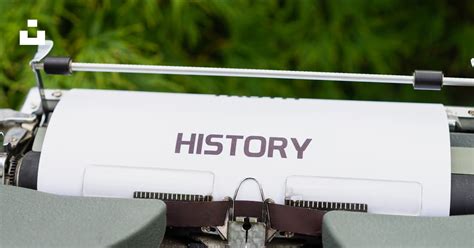 흰색과 검은 색 기차 장난감 사진 Unsplash의 무료 하얀 이미지