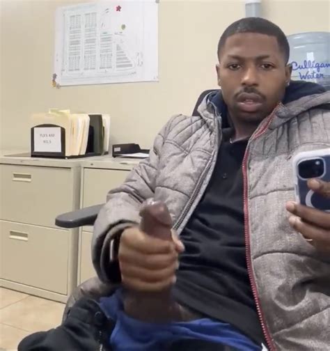 Str alpha cums AT WORK ThisVid com em inglês