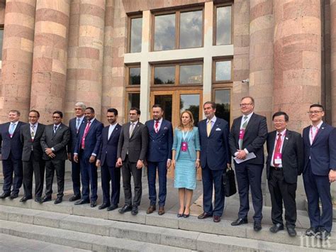 Вицепремиерът Марияна Николова участва в официалното откриване на 23 ия Световен конгрес по