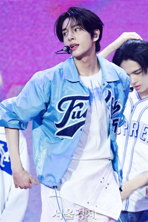 엔하이픈 제이크 치명적인 혀 빼꼼 [se★포토] 서울경제