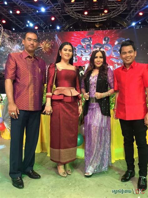 មើលសម្រស់តារារំលេចសំលៀកបំពាកប្រពៃណីខ្មែរ