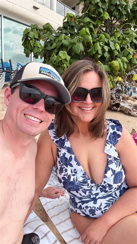 And Theyre On Sale 🚨 If You Need Some New Jeans Get These I Do The Curve Love Fit Bc My