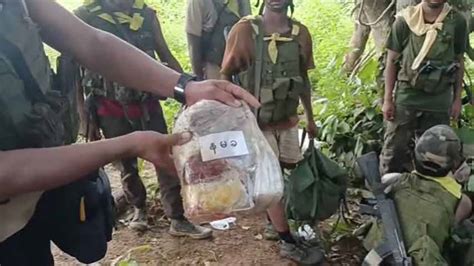 စစ်တပ်က လေယာဉ်ဖြင့်ချပေးသည့်ထောက်ပို့ပစ္စည်းများကို စစ်ကိုင်း Pdf များ သိမ်းဆည်းရရှိ