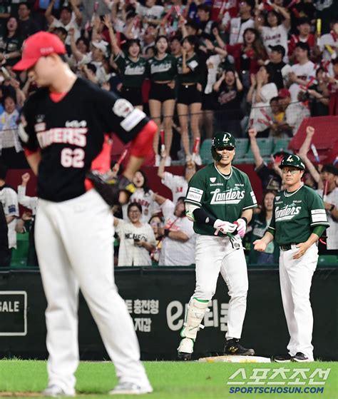 통산 성적 실화인가 선동열 넘어선 역대급 마무리 왜 인천에서만 흔들릴까