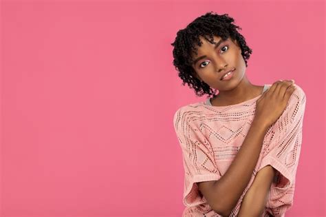 Premium Photo Girl Posing On The Right Side Horizontal Photo With Space On The Sides For