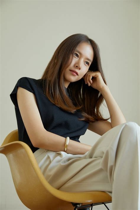 이랜드 클라비스 배우 조윤희와 함께한 화보 공개 파이낸셜뉴스