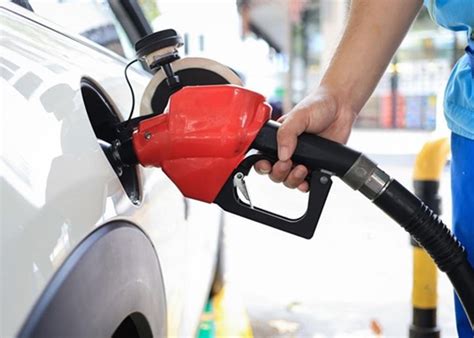 В Україні продовжують зростати ціни на пальне