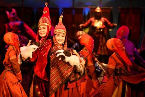 “Тамгагүй төр” жүжгийг 2023 онд Английн West End ийн театрт тавина Өглөө мн