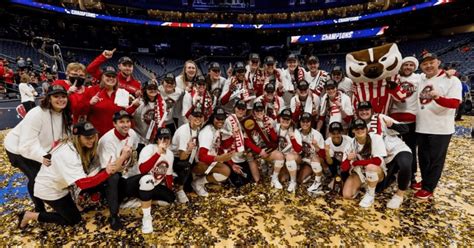 Nudes Of Wisconsin Badgers Volleyball Team Leaked From Player S Phone Police Suspect Hacking