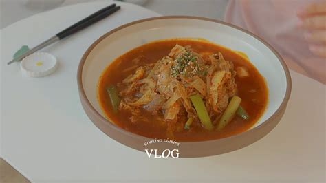 Eng 30대 집순이의 요리일상 비 오는 날 집에서 짬뽕 만들기 다이어트 간단요리두부유부초밥 가지피자 브런치 메뉴 바질페스토 활용크림리조또 베이글 자취