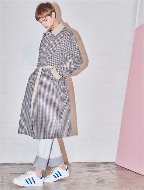 트렌치코트 현대적으로 다시 태어나다 패션서울