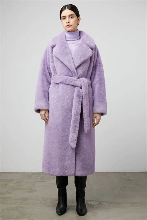 Шуба из экомеха SnowQueen_collection 668772003 цены в Москве, купить ...