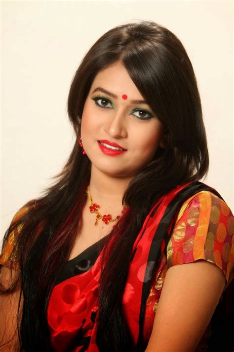 Bangladeshi Actress Naznin Akter Happy In Saree Photo Designers Saree