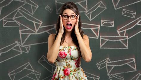 How To Stay On Top Of Your Inbox Without Getting Distracted