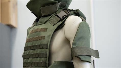 Россия запустила производство бронежилетов с защитой от бронебойных ...