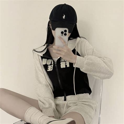 앤드모어 꾸안꾸아방핏 귀여움 한도초과 나그랑 배색 나염 레터링 크롭 후드집업 3color앤드모어 위시버킷