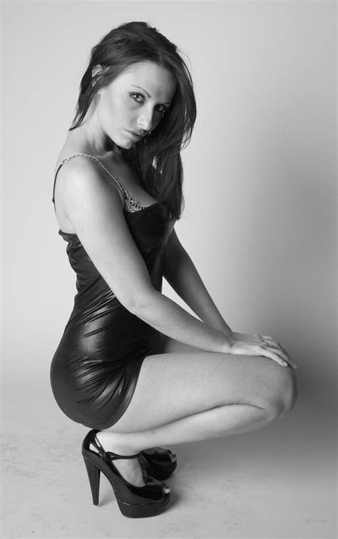 Crouching Pose By Itsqwalityinnit On DeviantArt