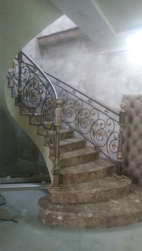 მონოლითური კიბეები