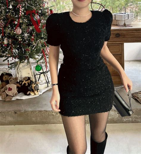 몽떼 백리스 퍼 반팔 미니 원피스 뽀글이원피스 펄 미니원피스 백리스원피스 연말룩원피스 파티룩 라운드넥 반팔 소매 퍼프 밍크 퍼원피스 에이블리