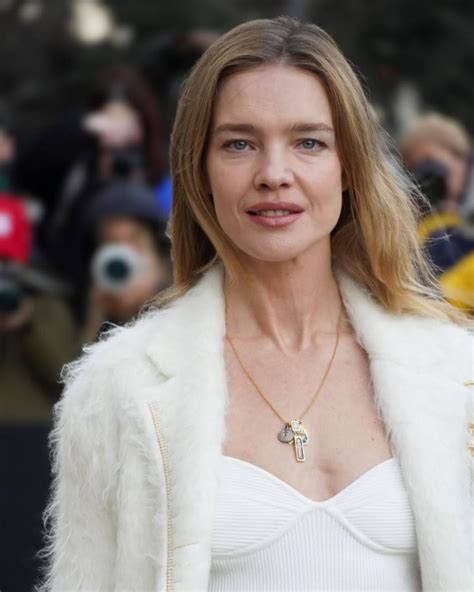 كيندال جينر على منصة عرض سكياباريللي بفستان محدد ومزخرف Et بالعربي