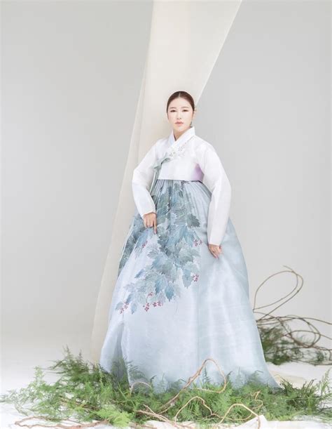 아름다운 한복의 국보급 자태 송가인 눈부신 한복 화보 공개 한복 홍보대사다운 단아함 장지우 기자 톱스타뉴스