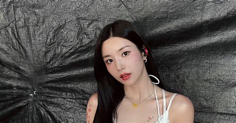 권은비 가슴에 새긴 장미 타투→과감 노출까지 이래서 워터밤 여신