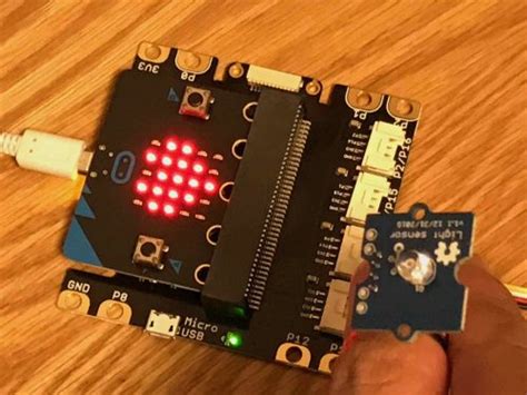 マイクロビットを使ってみる 〜grove光センサ さとやまノート