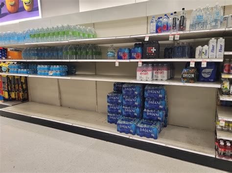 Photo All Grocery Stores Are Out Of Bottled Water But Dasani 32 Packs Remain Because Floridians