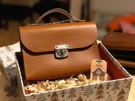 Amo Handmade სულ ცოტა რჩება ჯადოსნურ ღამემდე 🙈🎁🎄 🎅🏻გაახარე და გაიხარე 🎅🏻 🎄🎁საახალწლო ფუსფუსს