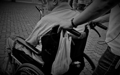 ‘사회서비스 이용 욕구 이용률보다 2배 尹정부 맞춤형복지 동상이몽 더인디고