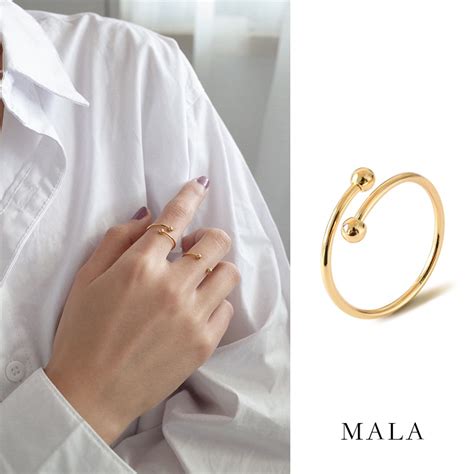 แหวนเหล็กไทเทเนียม ชุบทอง 18k สามารถปรับได้ แบบเรียบง่าย สไตล์เกาหลี สําหรับผู้หญิง และผู้ชาย