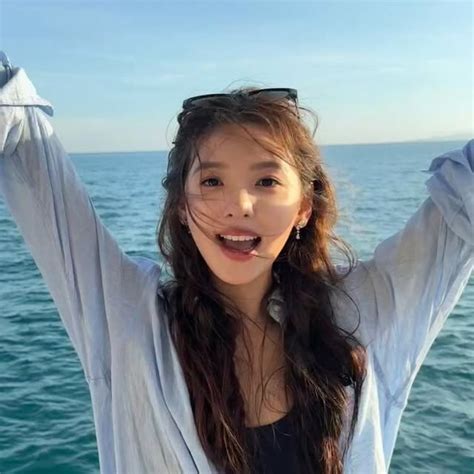 Amy Threads Say More