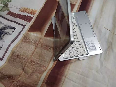 Swift 360 Keyboard Rotatable Ipad Keyboard Case Mave